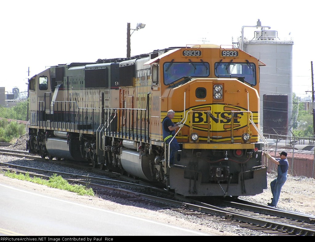 BNSF 9933